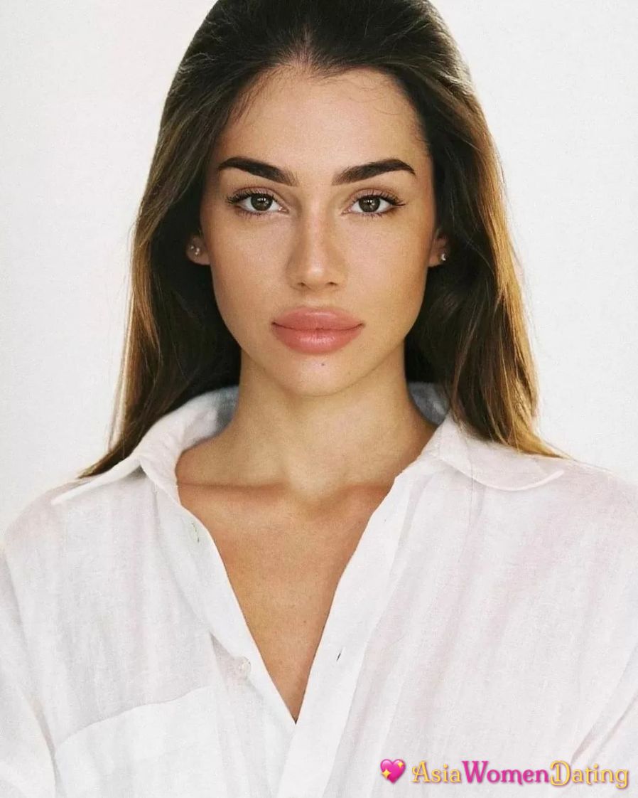 Azerbaijani Women: Why Are They Perfect for Marriage?