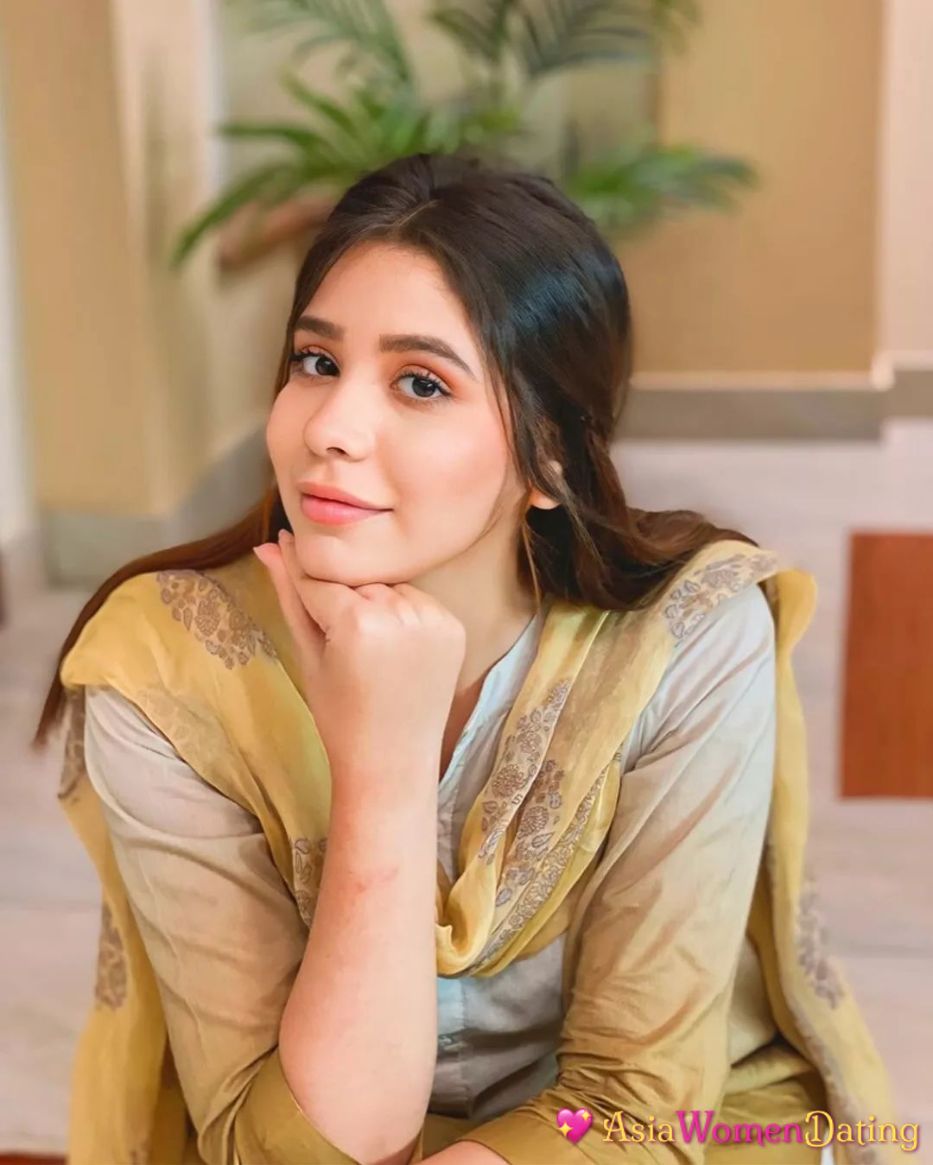 All You Need to Know About Dating a Pakistani Woman