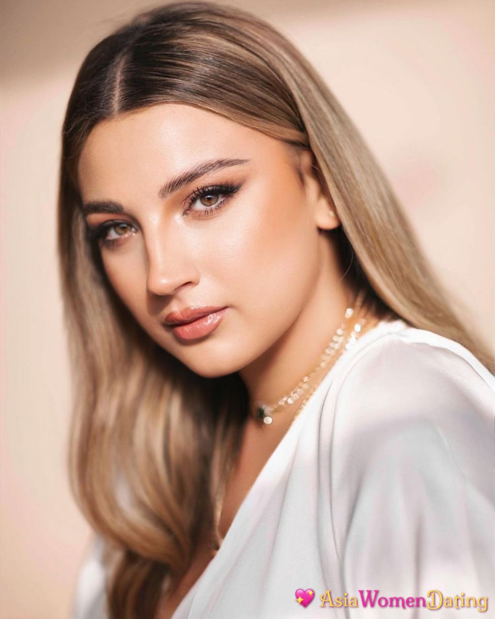 Saudi Arabian Women: What Makes Them the Best Wives?